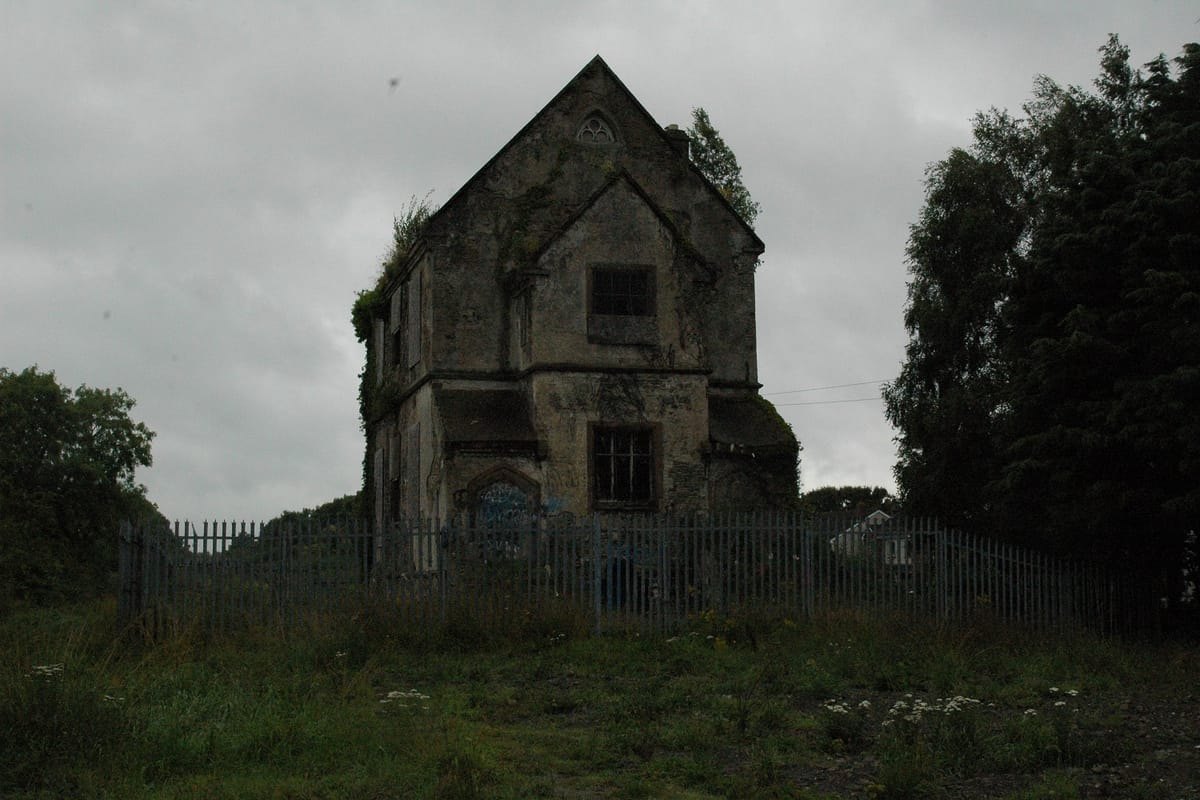Vacancy Watch: the Old Schoolhouse in Clonsilla, on the banks of the Royal Canal - Dublin Inquirer